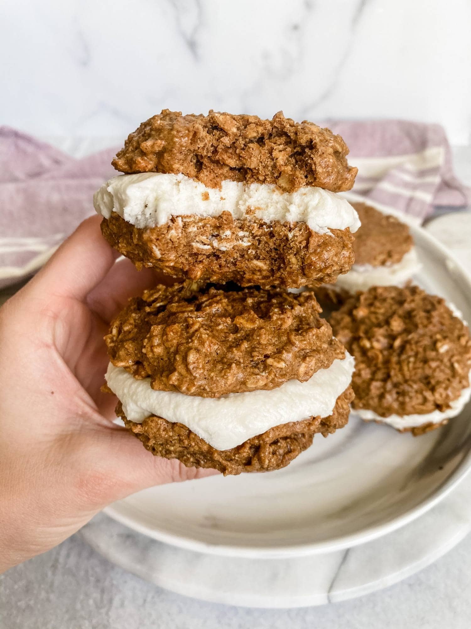 Homemade Oatmeal Cream Pies - Lovely Delites