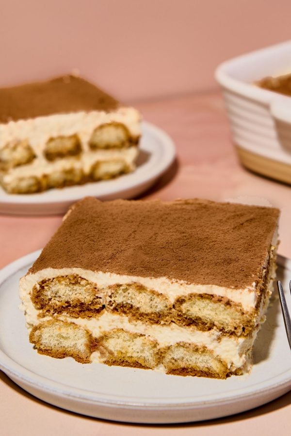Easy Tiramisu (No Bake!) - Lovely Delites