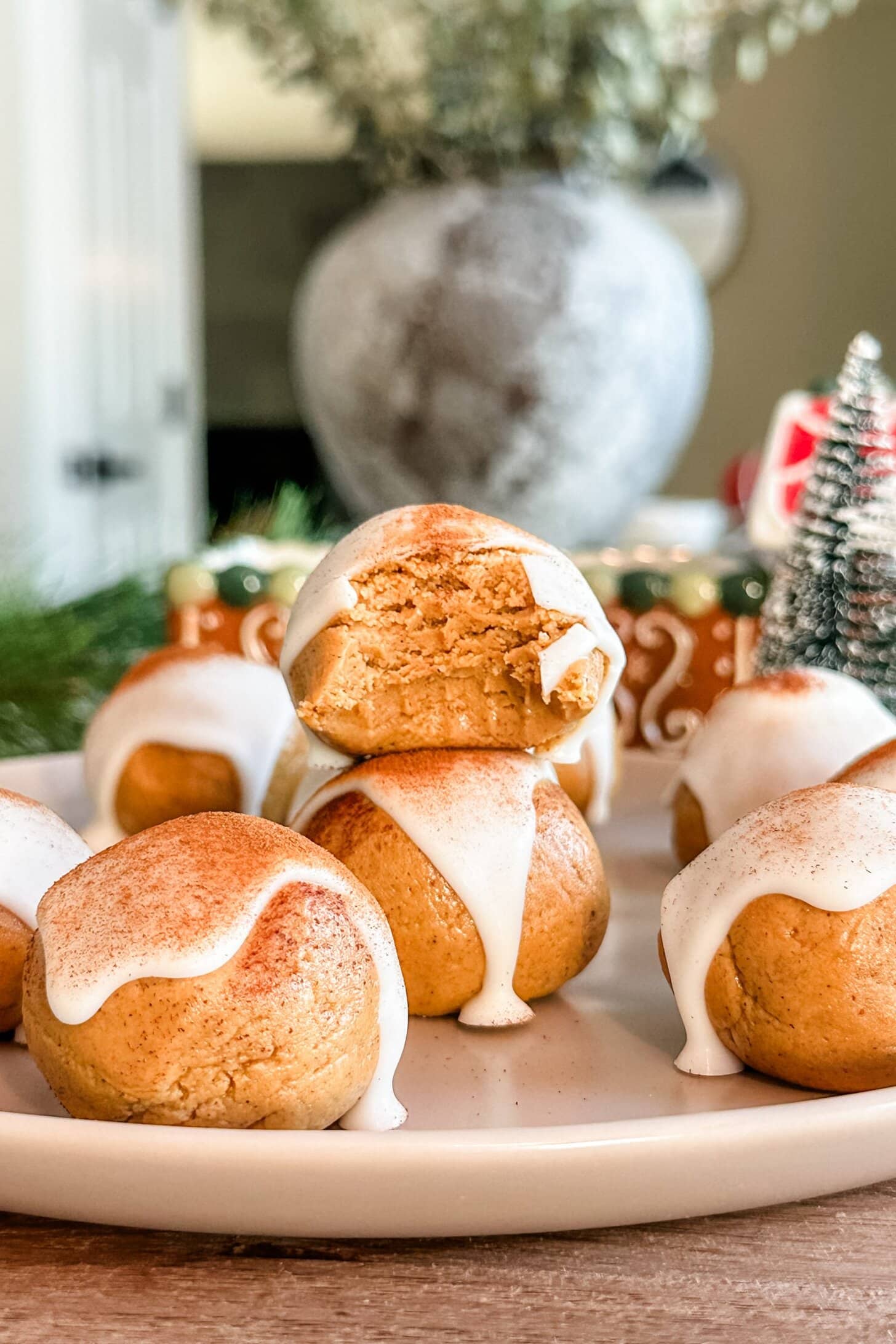 No Bake Gingerbread Protein Bites - Lovely Delites